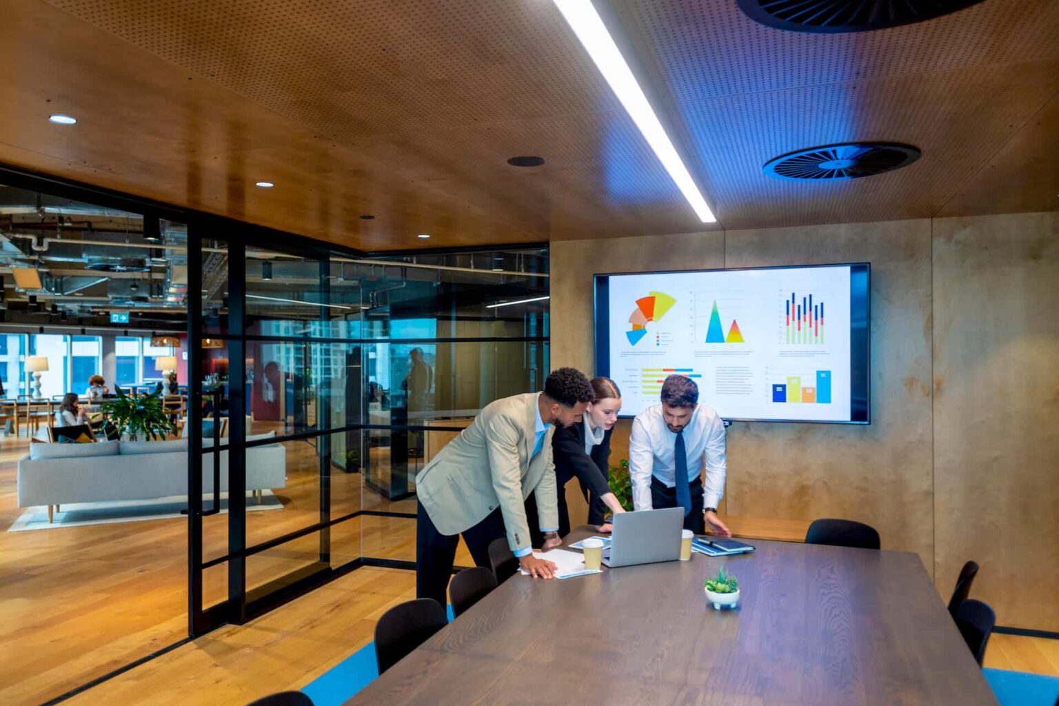 Optimize Hybrid Collaboration: Meeting Room Enhancements
