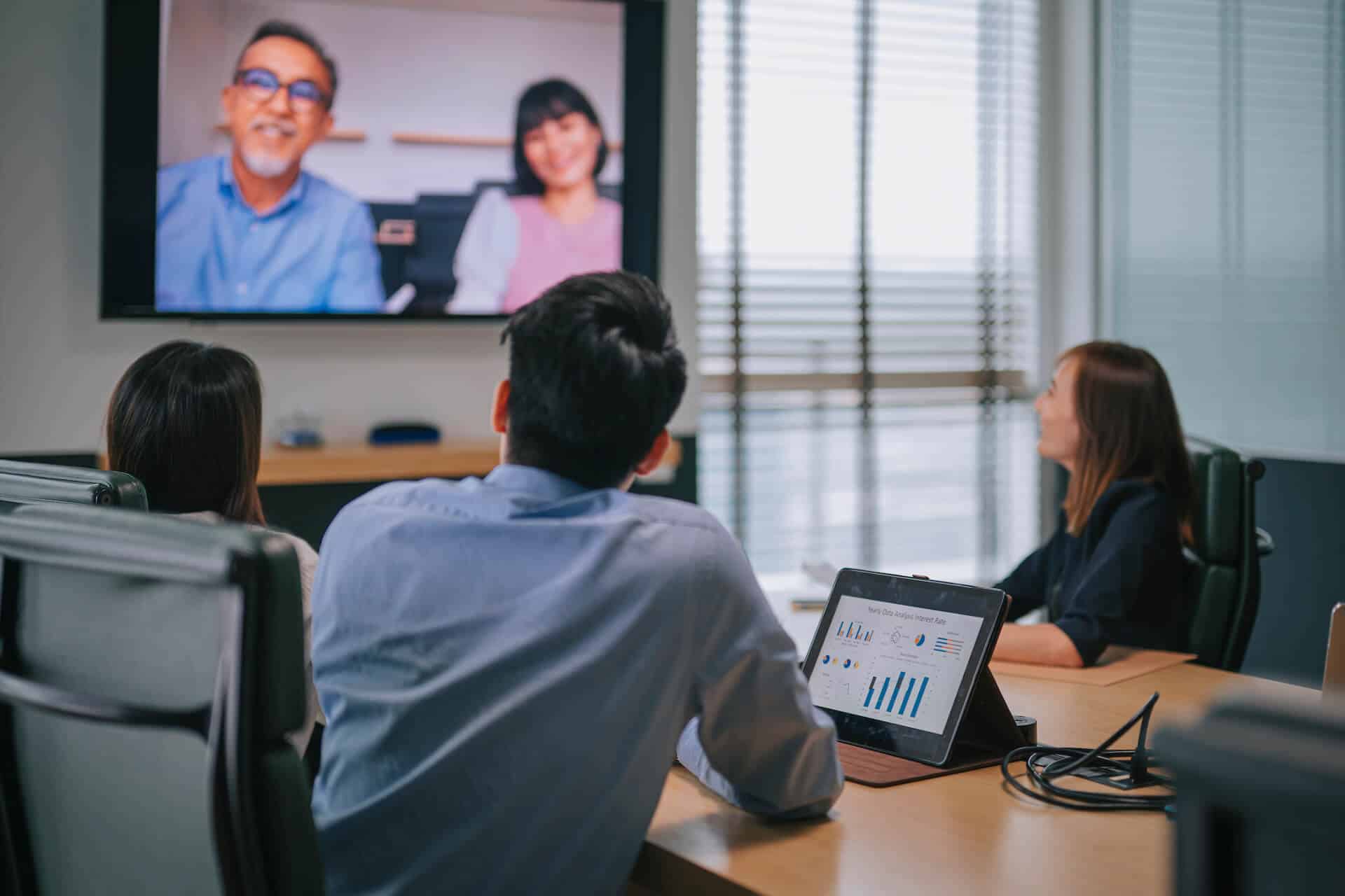 Optimize Hybrid Collaboration: Meeting Room Enhancements
