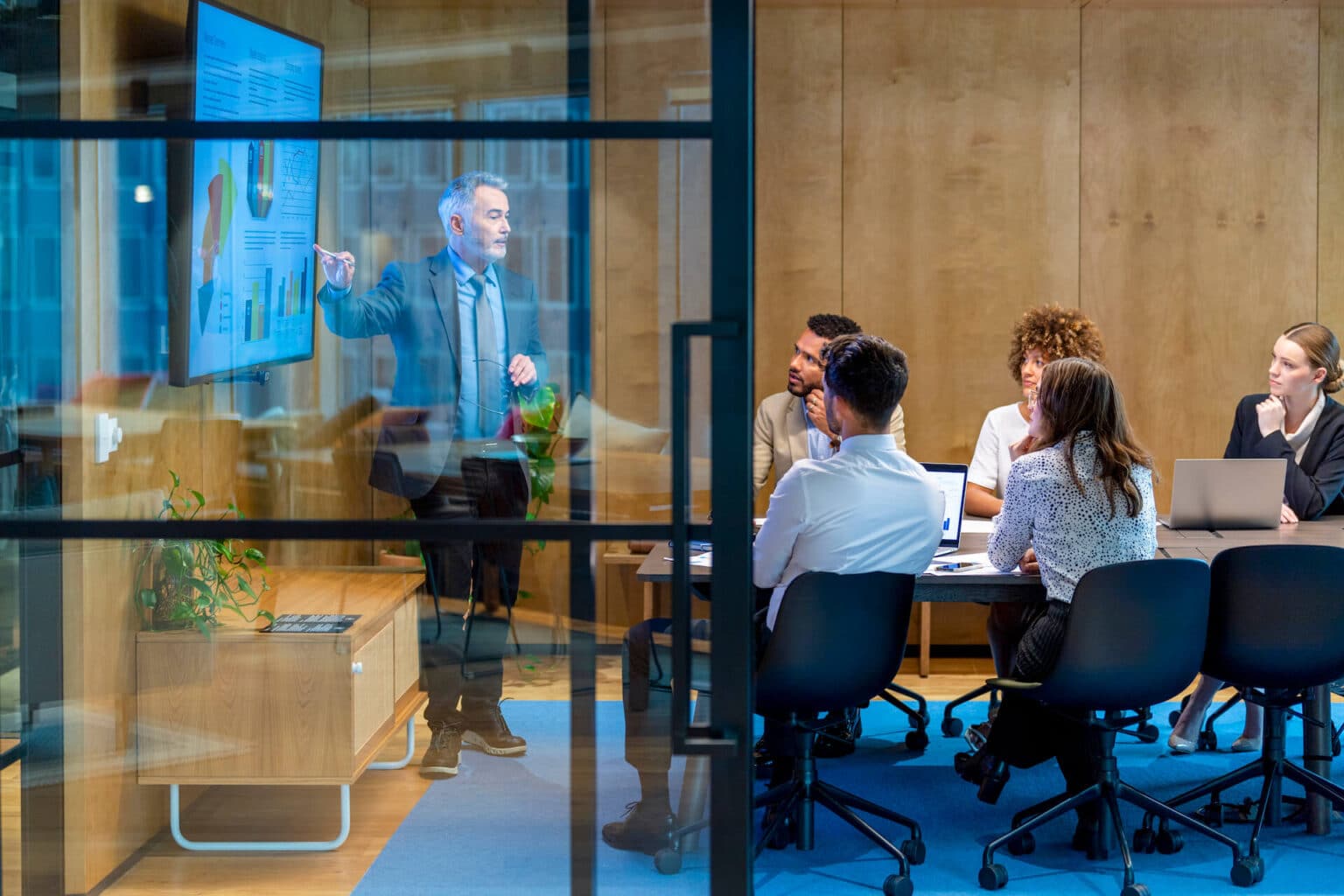 Optimize Hybrid Collaboration: Meeting Room Enhancements