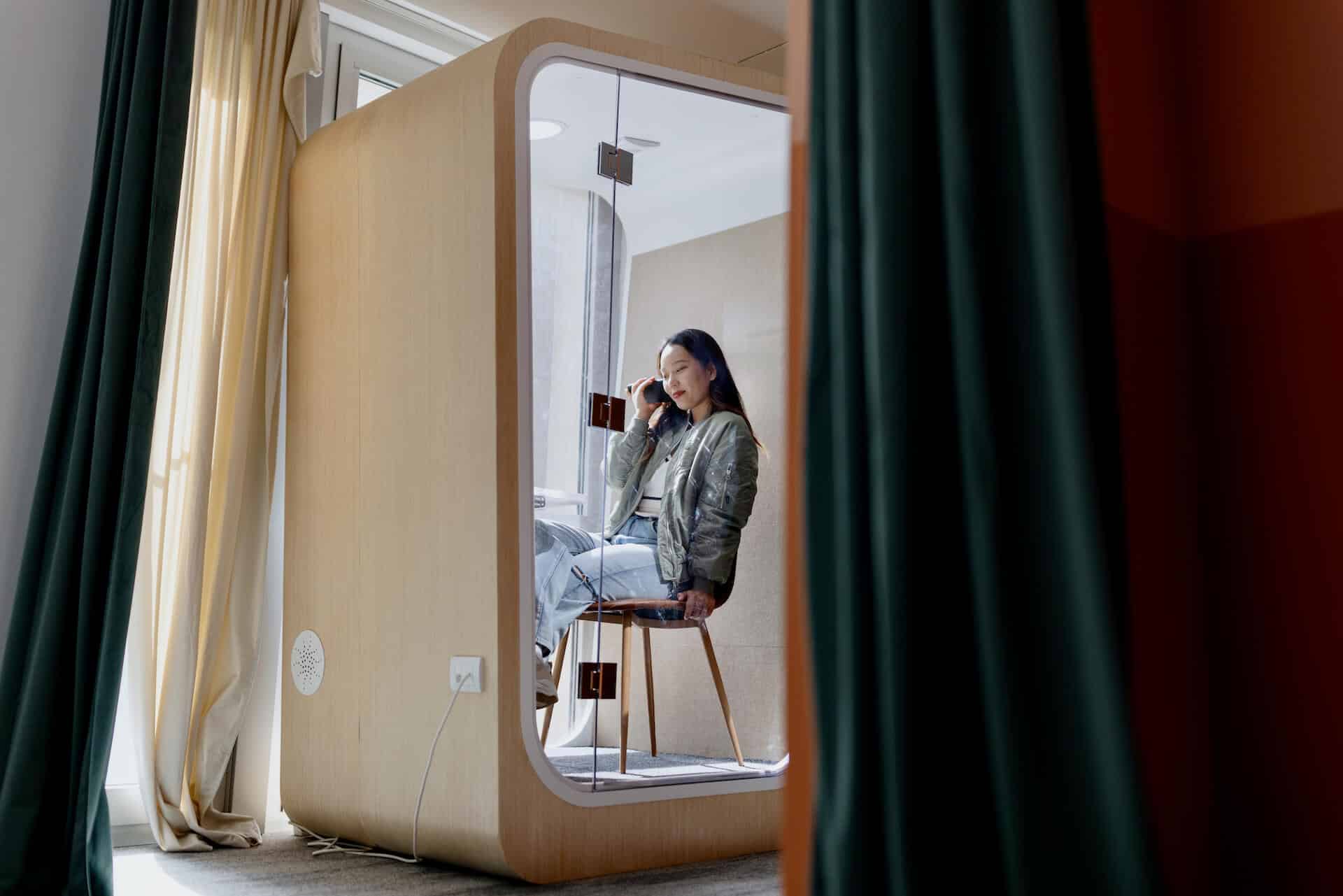 Optimize Hybrid Workspaces: The Essential Guide