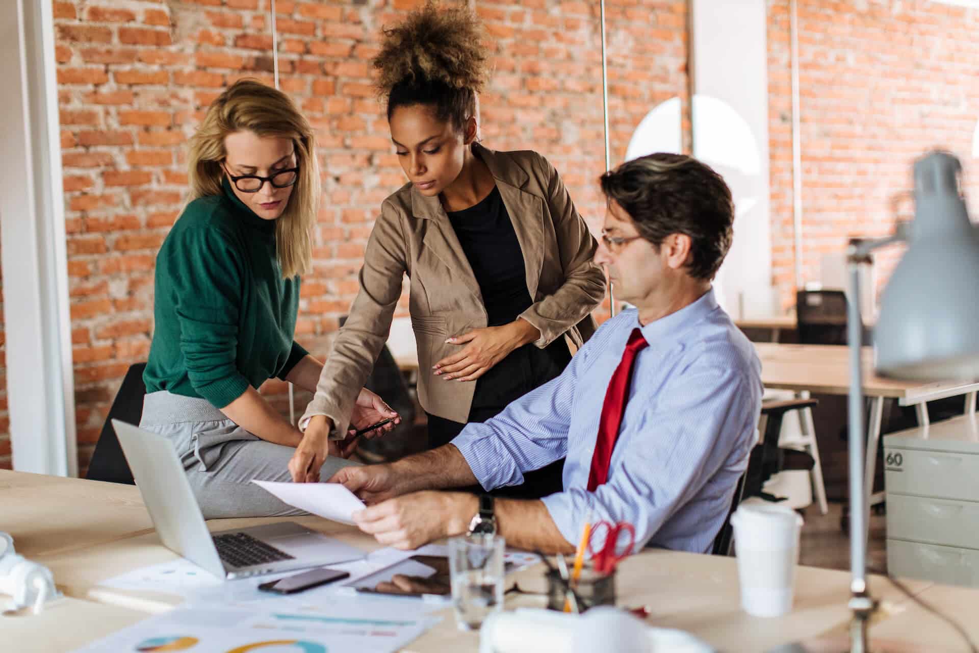 Optimize Hybrid Workspaces: The Essential Guide