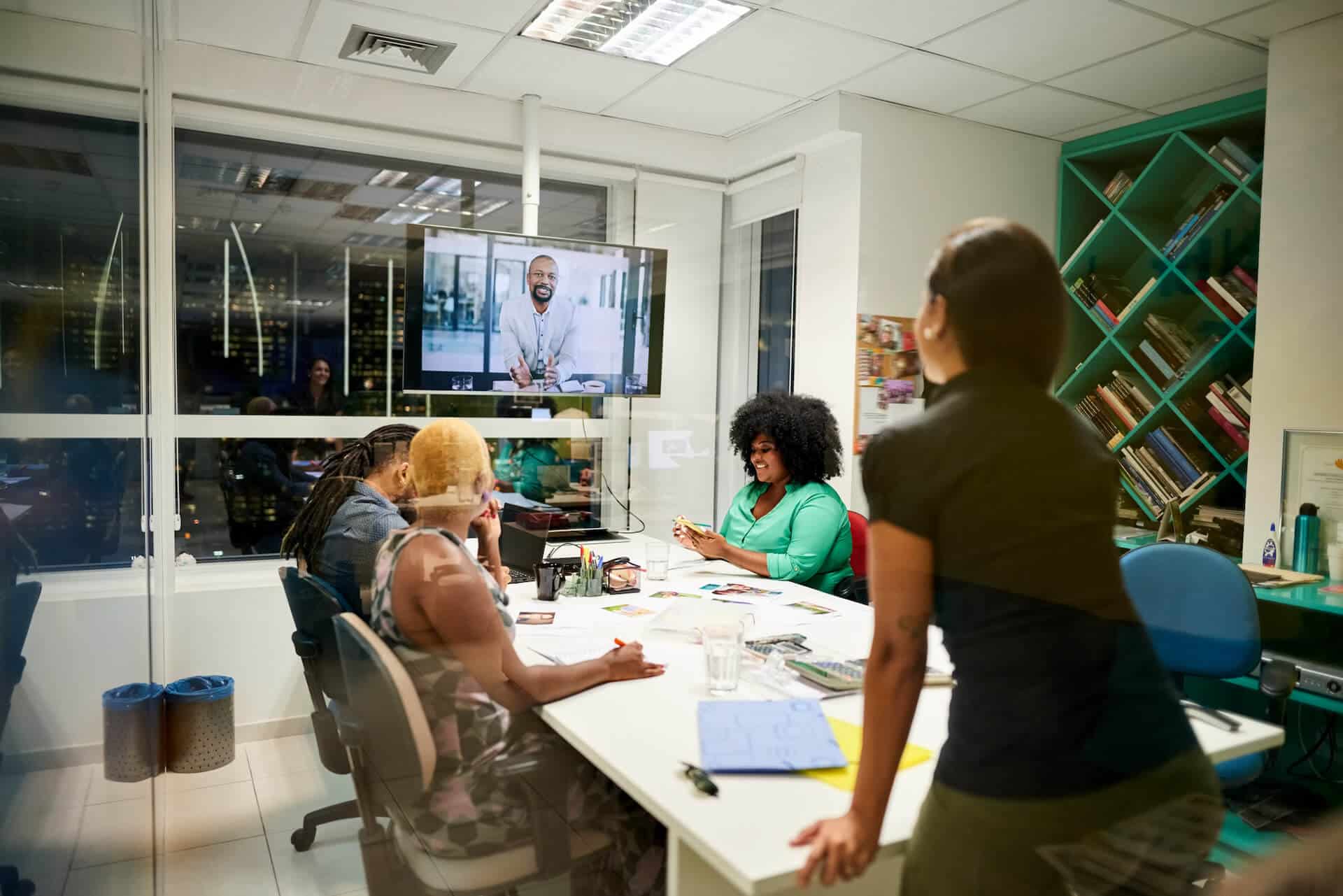 Data-Driven Hybrid Workplace: 6 Best Practices